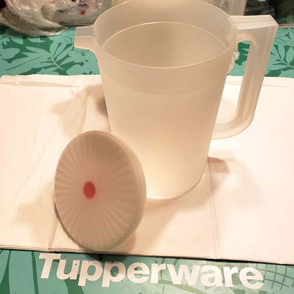 Tupperware | Kitchen | New Tupperware 2 Quart Tupperware Pitcher | Poshmark